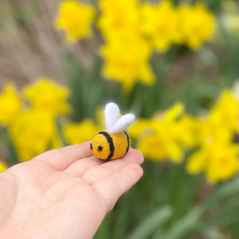 Felt Bumble Bee Wool Bees for Crafting Garlands Mobiles - Etsy