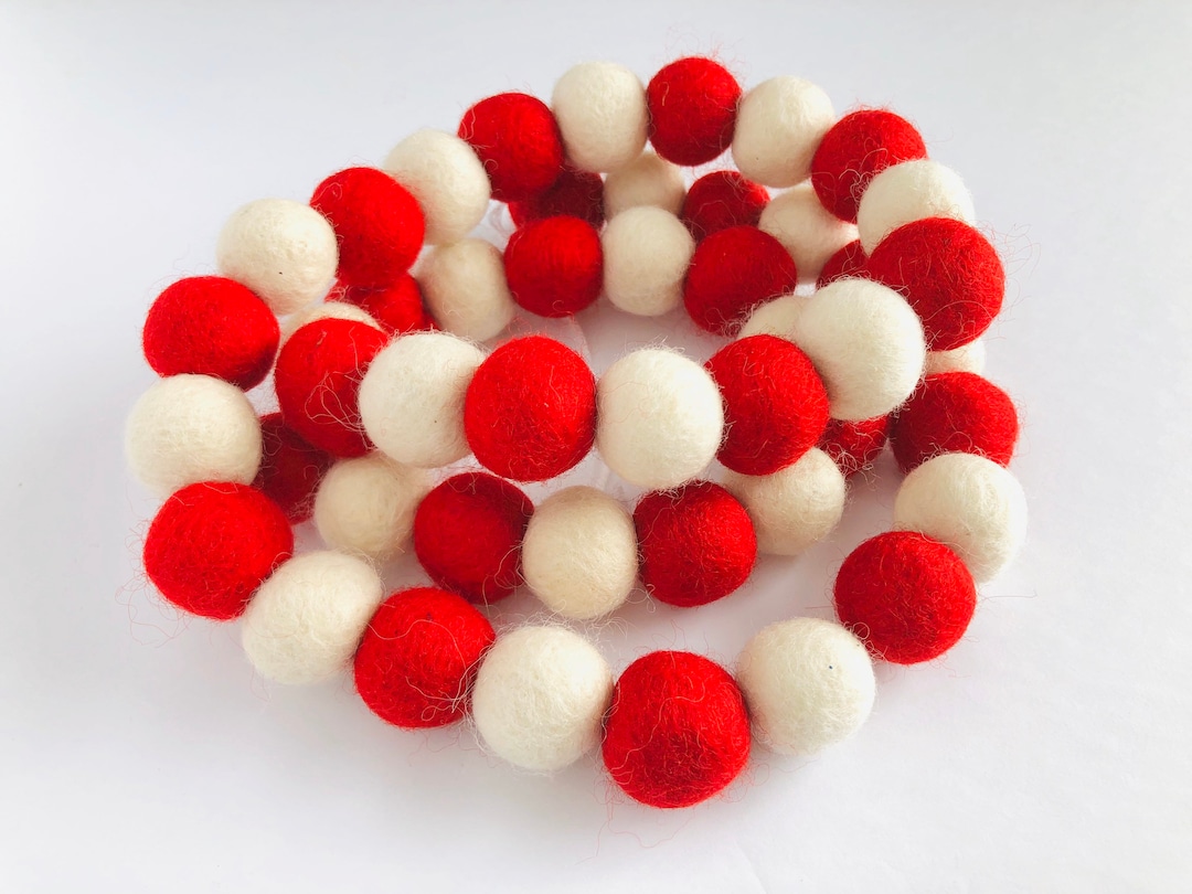 Customizable Red & White Felt Ball Garland - Custom 2.5cm Pom Valentine ...