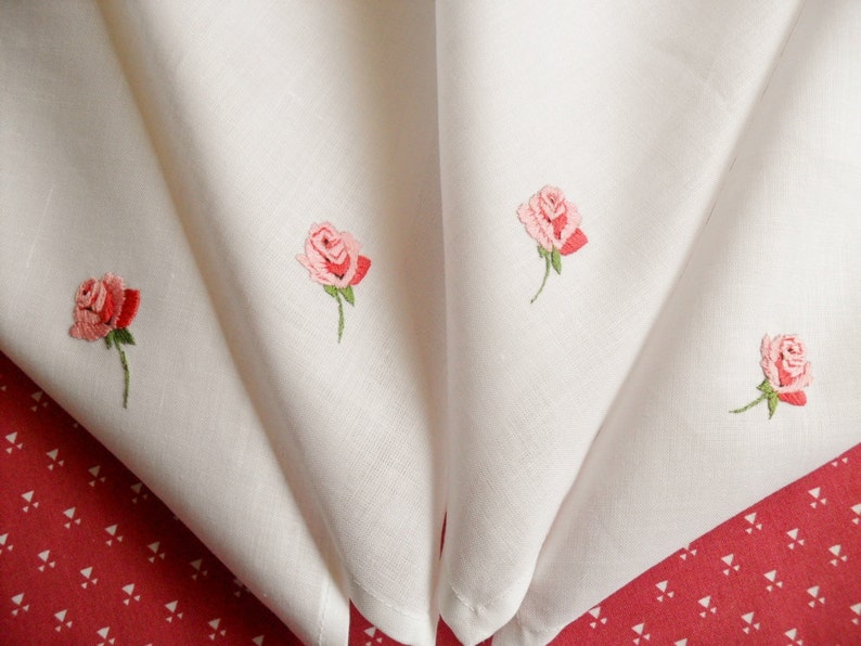 Set of 4 napkins linen serviettes hand embroidered Pink | Etsy