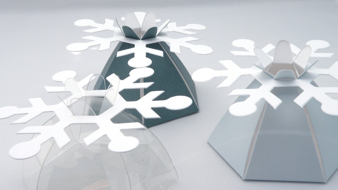 12 Snowflake Favor Boxes in Blue and White - Etsy