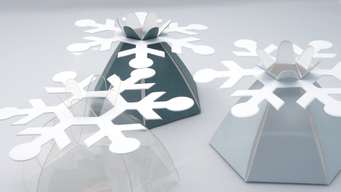 12 Snowflake Favor Boxes in Blue and White - Etsy