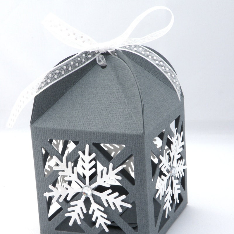 Snowflake Gift Box - 60+ Gift Ideas for 2025