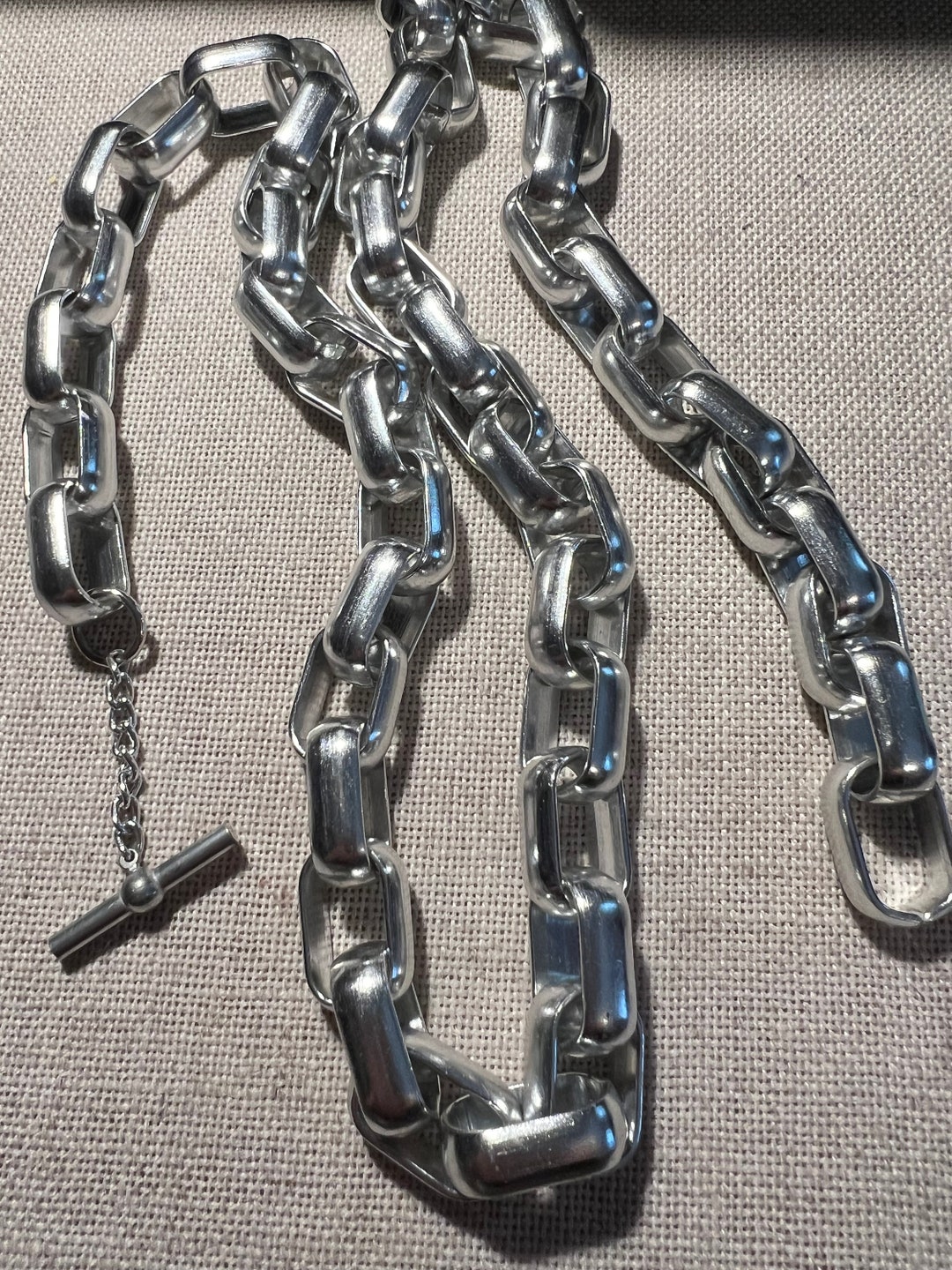 Vintage Large LINK Chain Necklace LIGHTWEIGHT Feels Like ALUMINUM ...