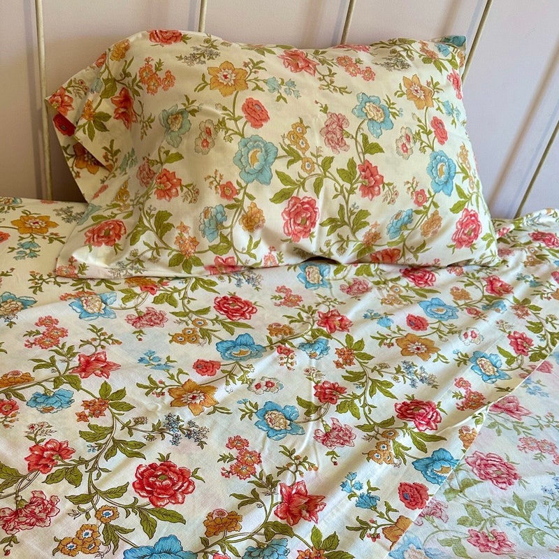 Vintage Floral Sheet - Etsy