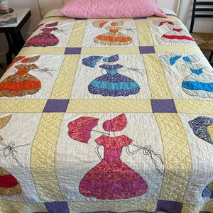 1930s/40s Quilt With Southern Belle Applique' Hand Quilted Size 70" X ...