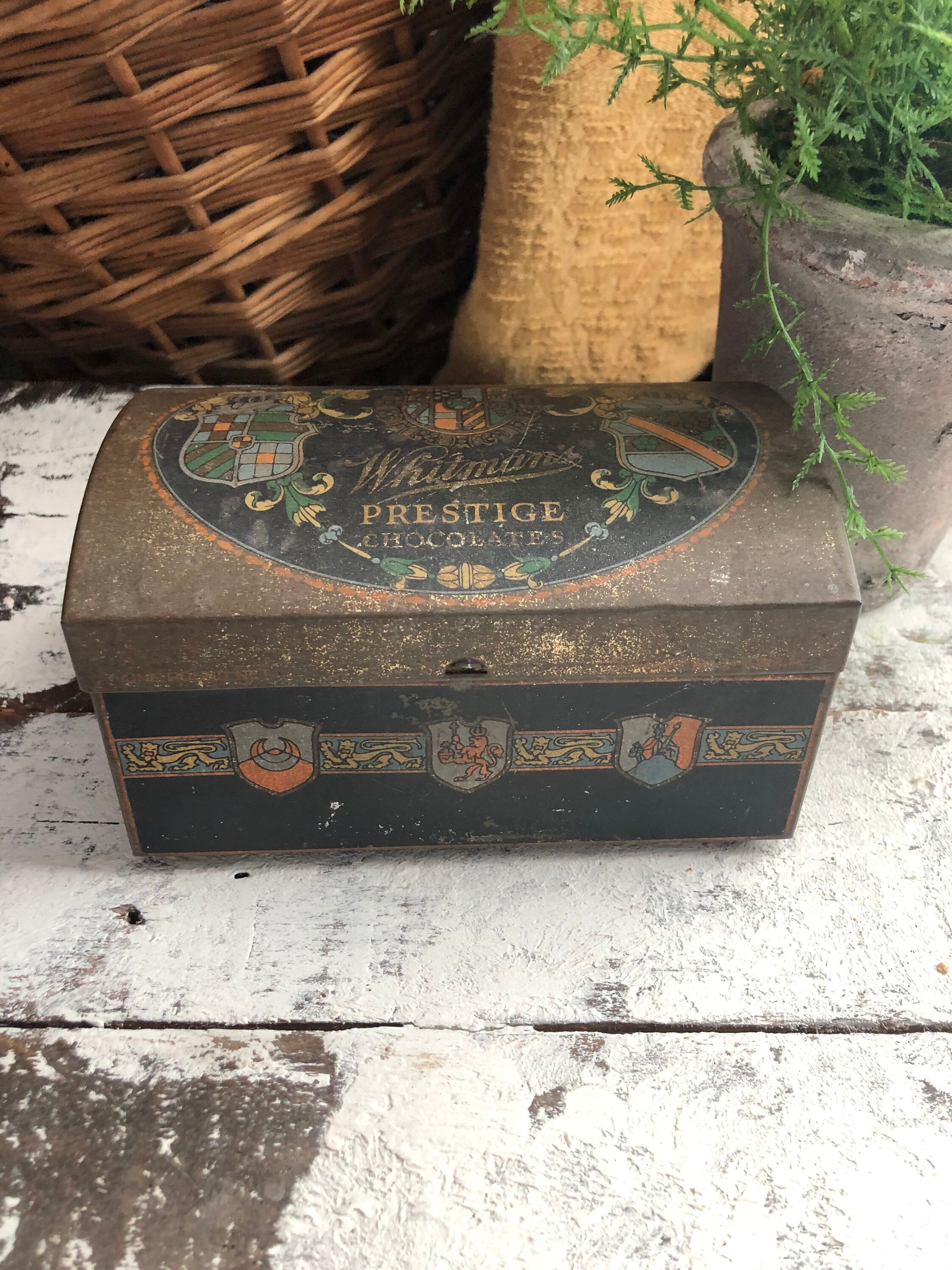Whitman's Prestige Chocolate Tin Coat of Arms Masculine Tin - Etsy