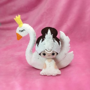 Swan Princess Finger Puppet - Etsy