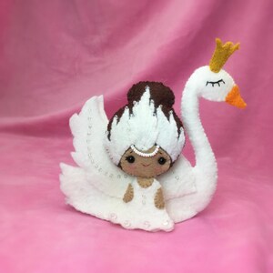 Swan Princess Finger Puppet - Etsy