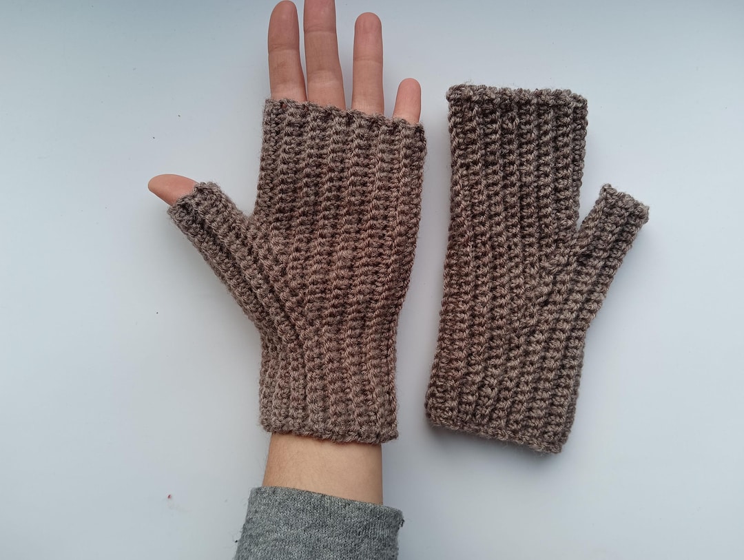 Easy Fingerless Mittens Crochet Pattern. Ribbed Fingerless Gloves ...
