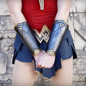Wonder Woman Cosplay Bracers - Etsy Sweden