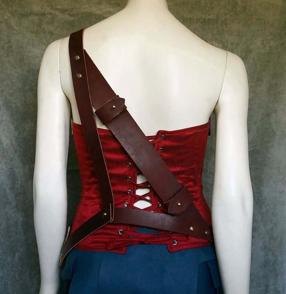 Wonder Woman Harness & Scabbard - Etsy Sweden