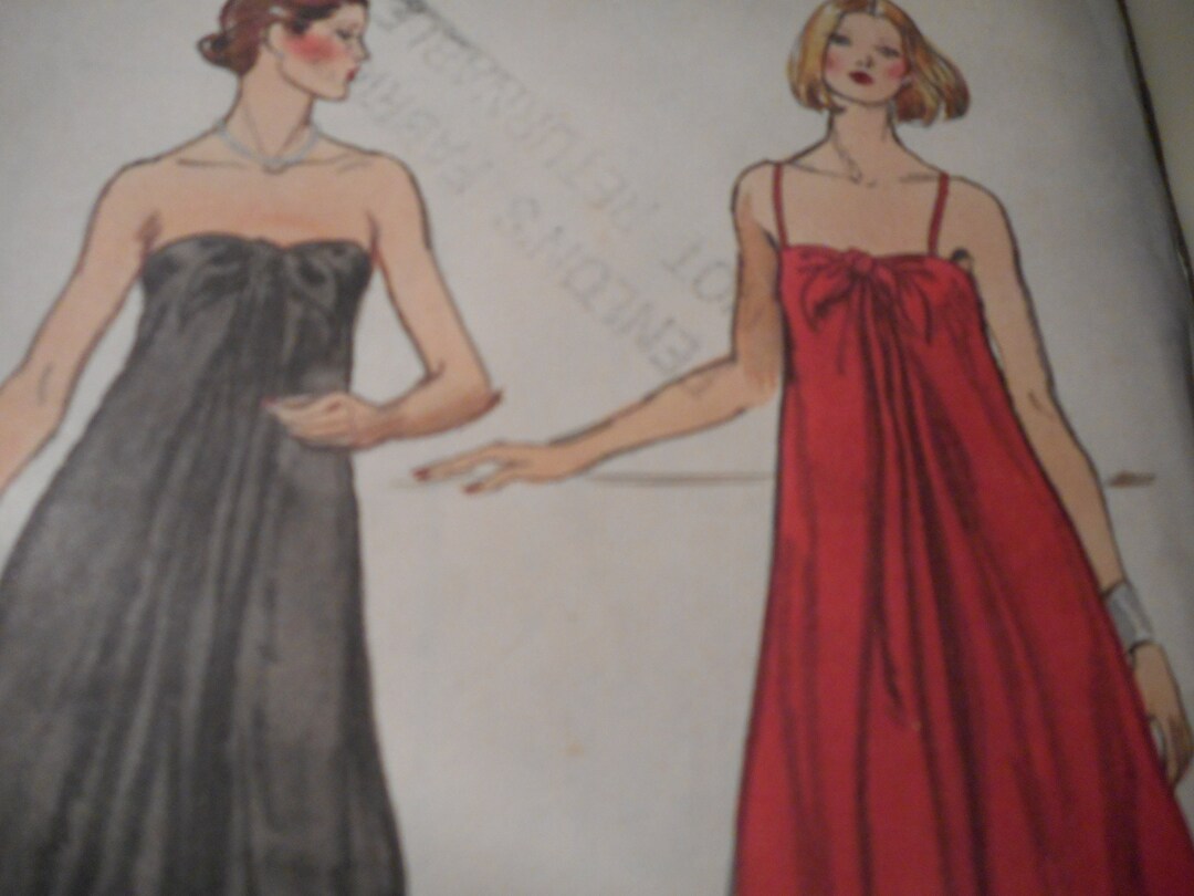 Vintage 1970's Vogue 9686 Evening Dress Sewing Pattern Size 10 Bust 32. ...