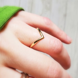 14kt Gold Filled Chevron Ring . Handcrafted . Minimalist Jewelry . Made to Order - Etsy