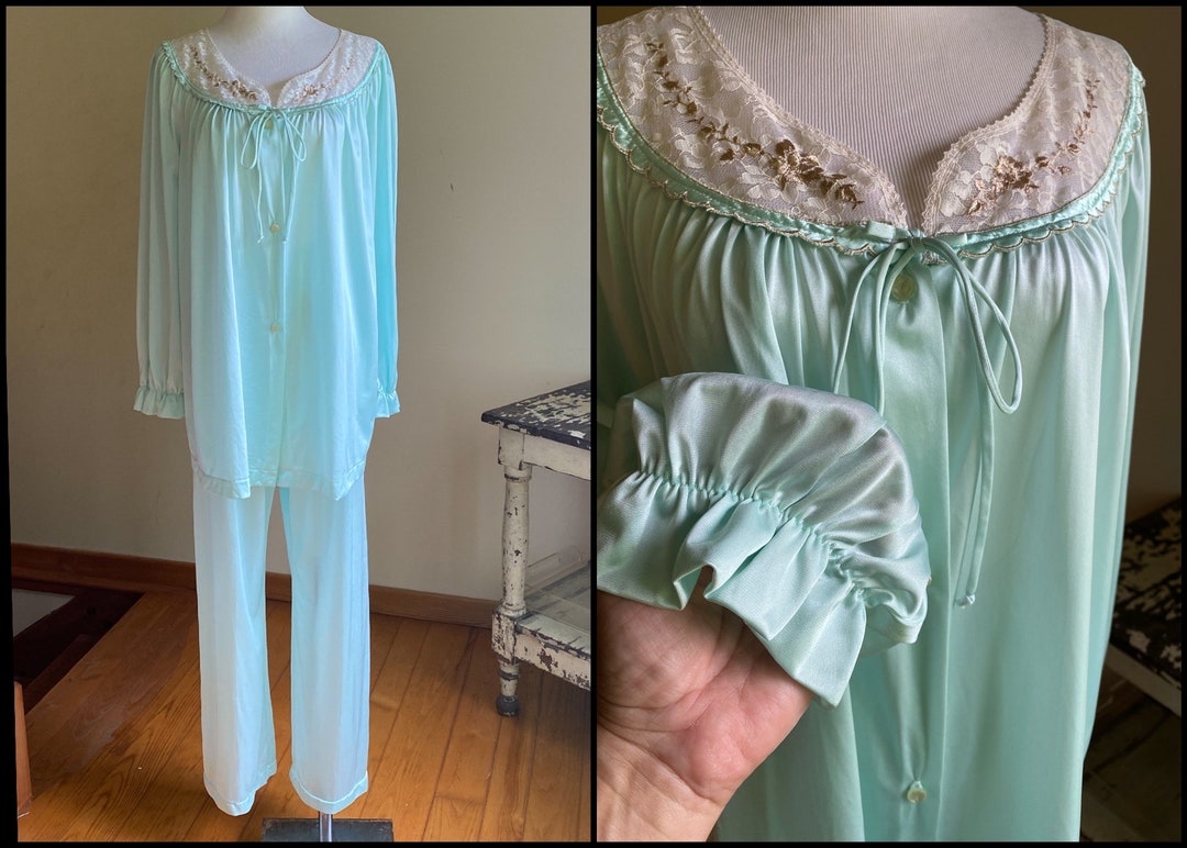 Vintage 70s Pajamas Aqua Blue Nylon Lace & Embroidery Lorraine // 24 34 ...