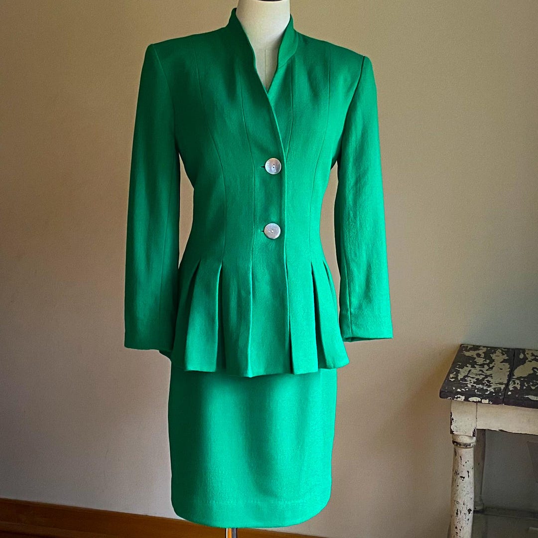 Vintage 80’s Kelly Green Wool Crepe Skirt Suit Peplum Blazer Bicci ...