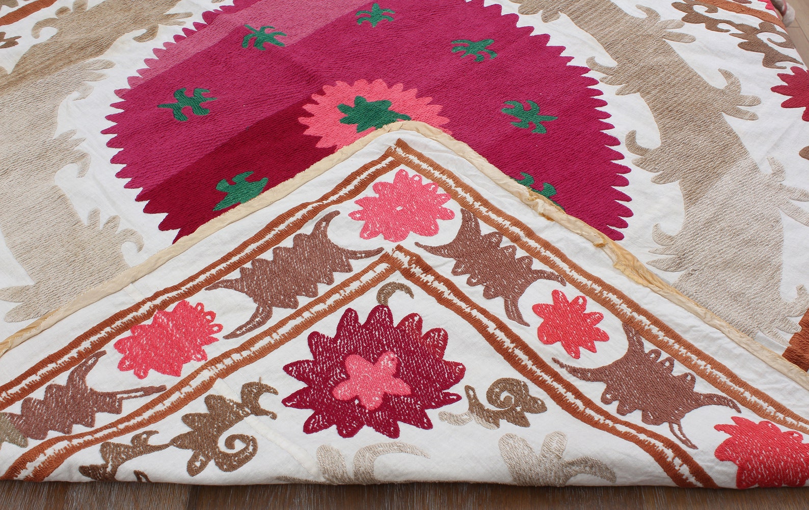 Pastel Suzani, Suzani Throw, Suzani Bedspread 4.10' X 4.17' Suzani Wall ...