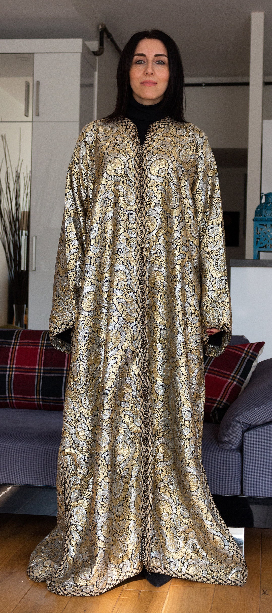 64.57" X 57.09" Vintage Robe Moroccan Robe Old Embroidered Costume ...