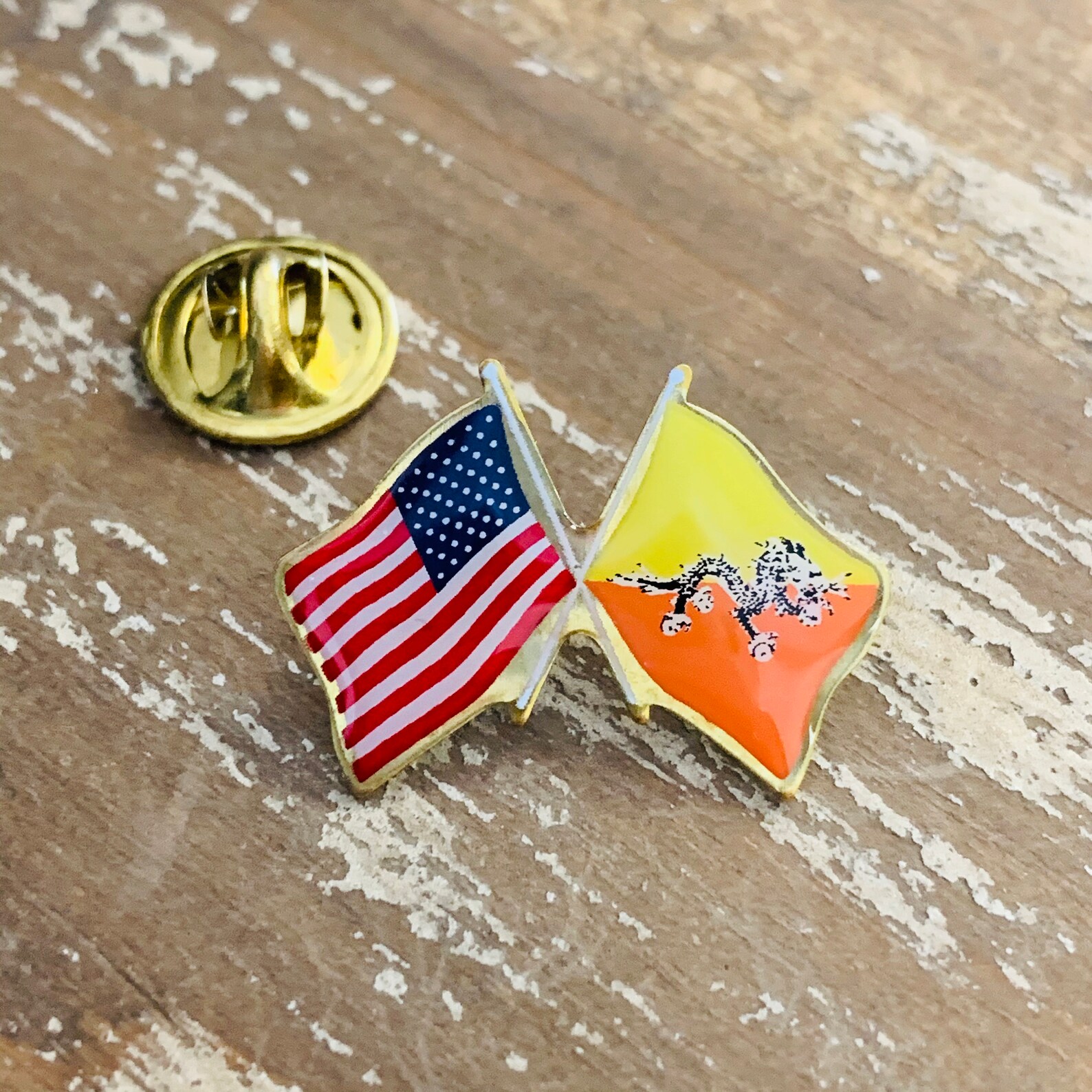 Bhutan and U.S. Double Waving Crossed Flags Friendship Lapel Pin - Made ...