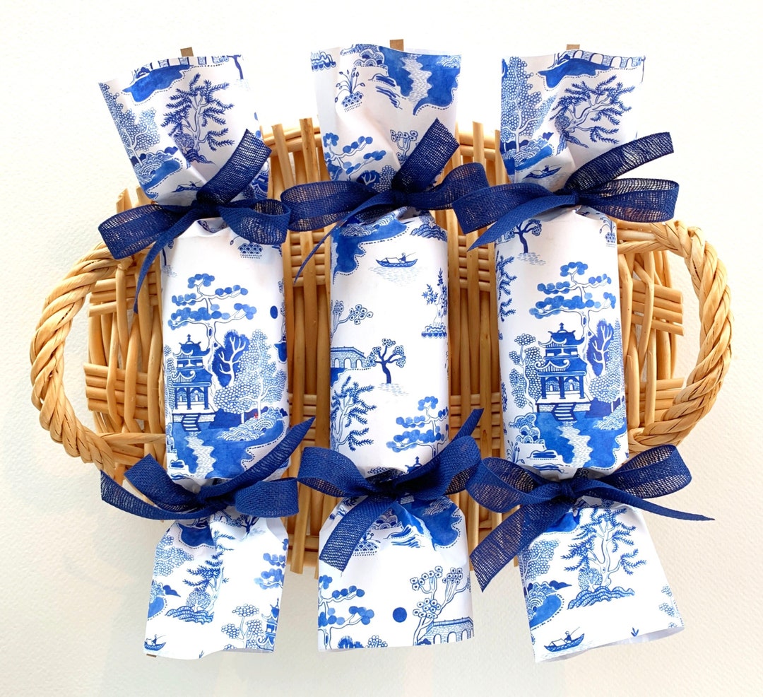 Blue Willow Party Cracker Set of 6 - Etsy