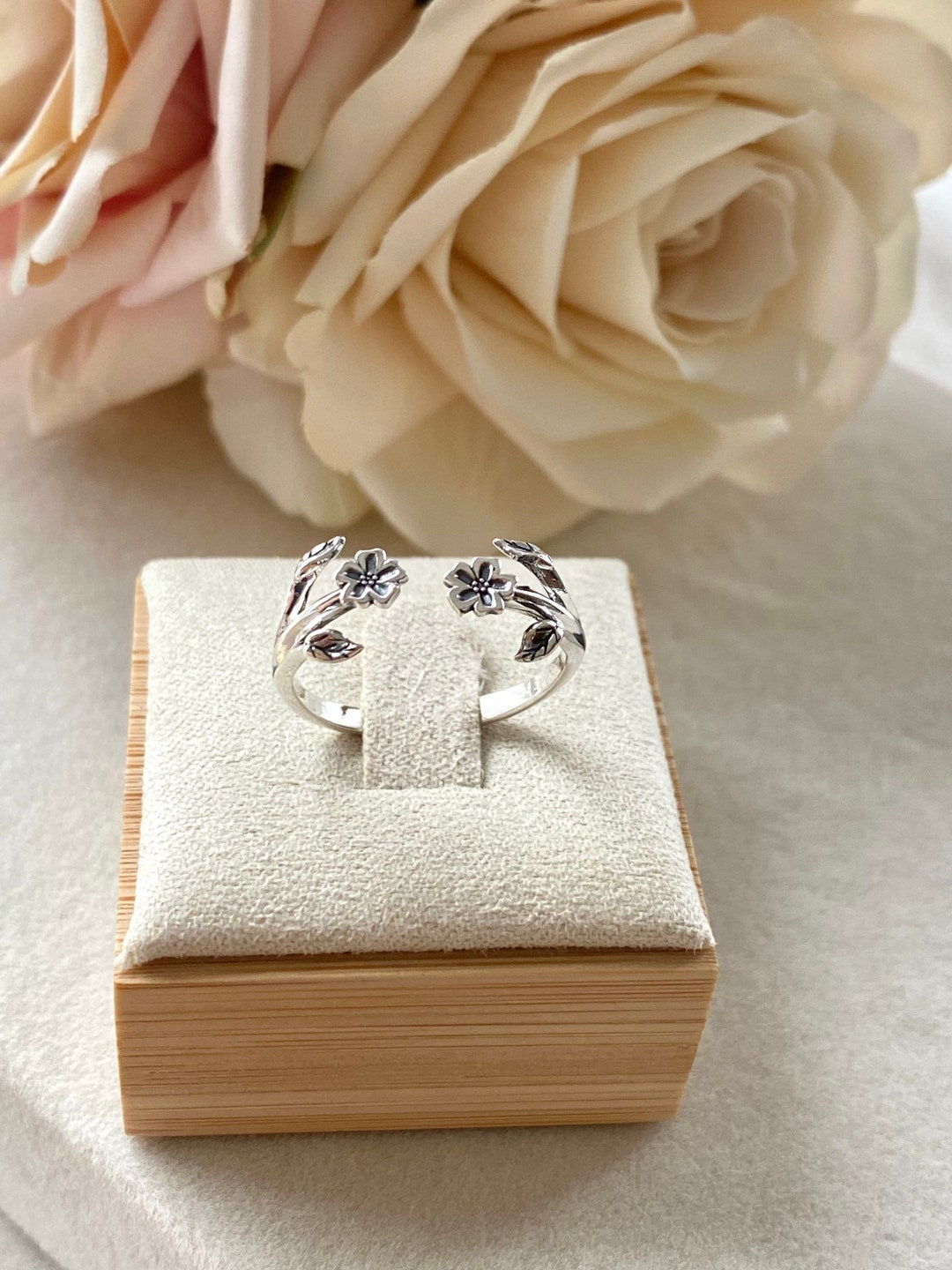 Sterling Silver Floral Vine Ring. Flora Jewelry Cottage Core - Etsy