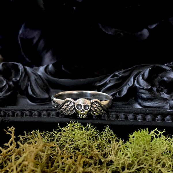 Winged Skull Ring - Etsy