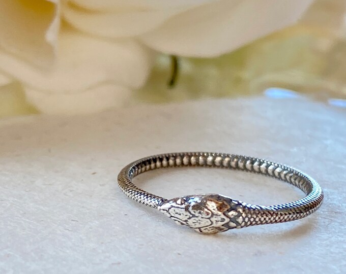 Valkyrie Signet Ring Gold - Etsy