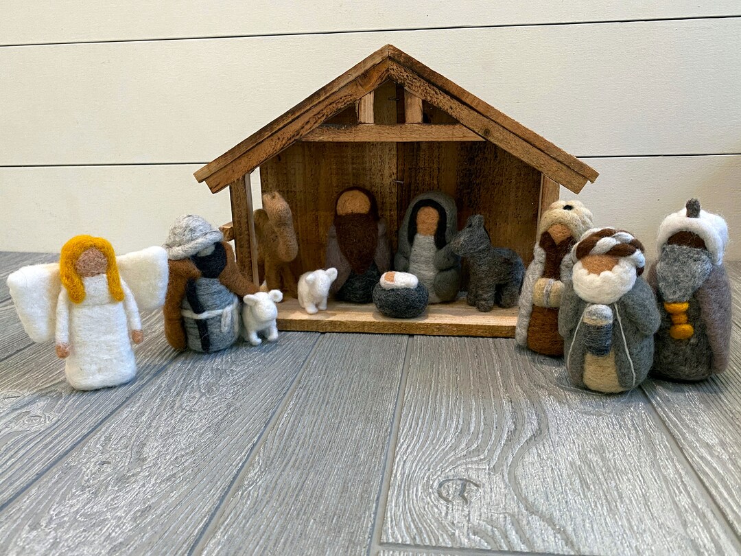 Christmas Felt Nativity Set, 12 Piece Nativity Manger Scene, Ready to ...