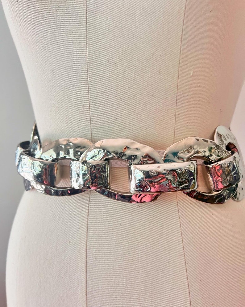 RUNWAY 1980s 80s 1990s 90s Vintage Hammered Silver Metal Chainlink ...
