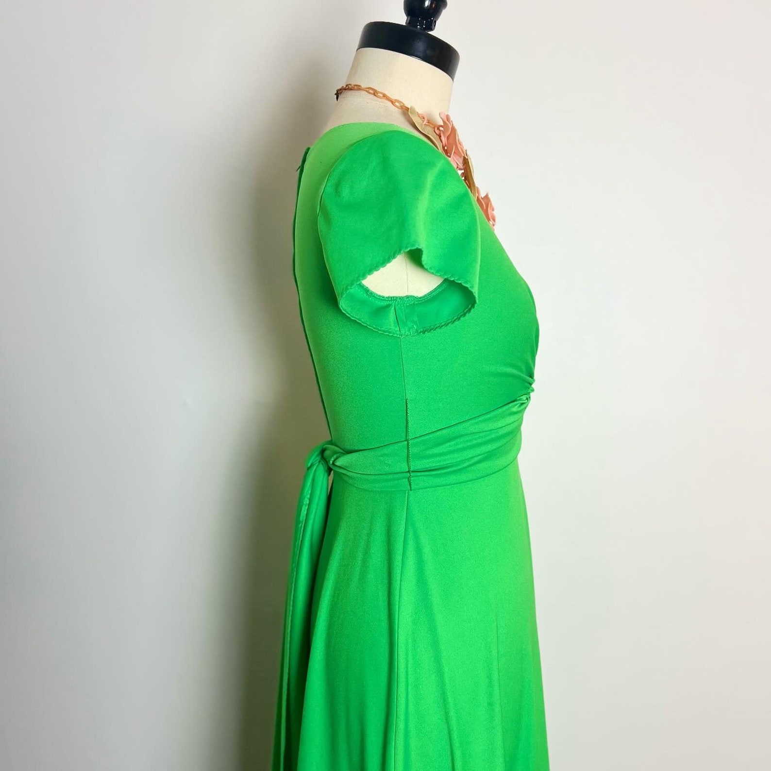 SHAMROCK Kelly Apple Green 1970’s 70s Empire Waist Plunging V Bust ...