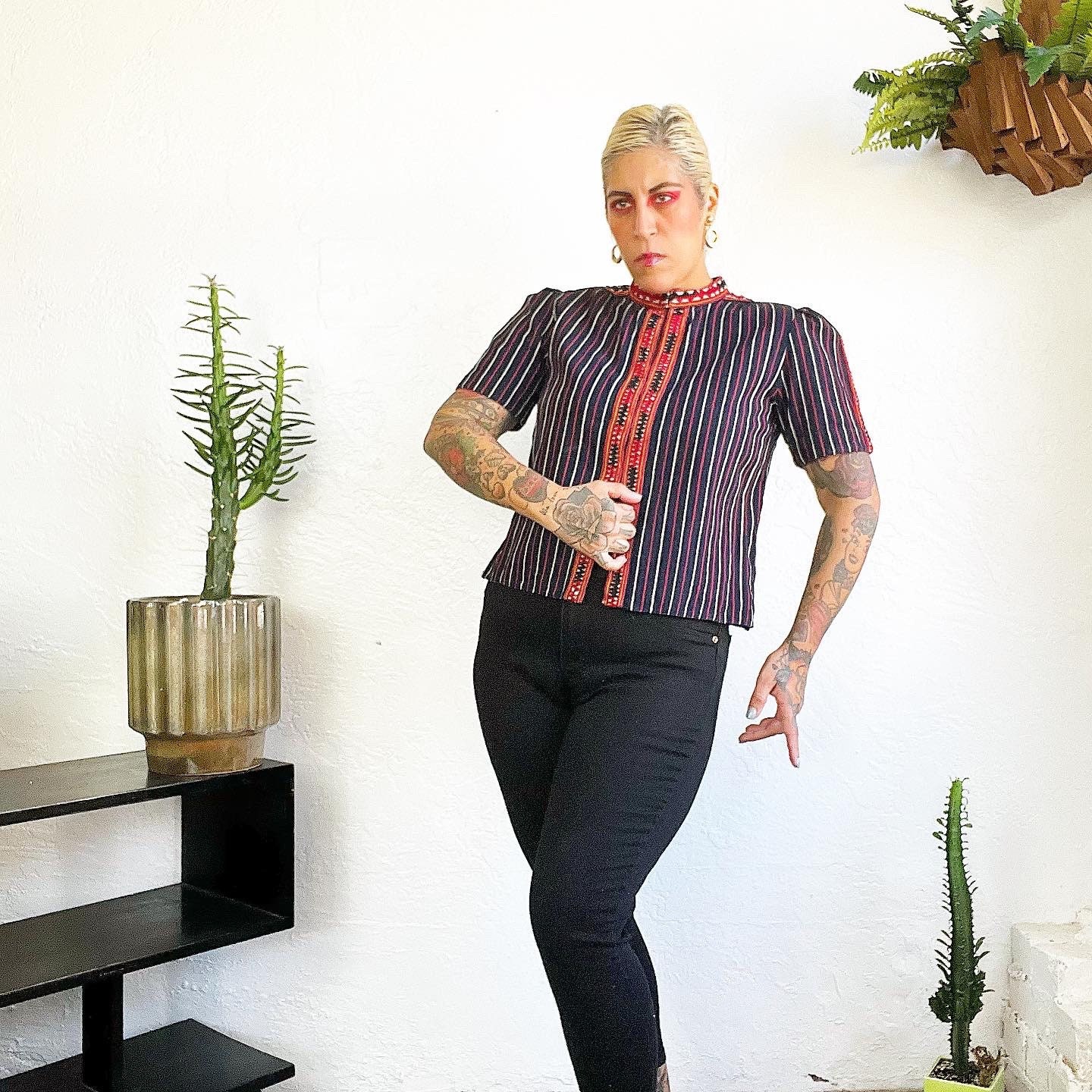 EMBROIDERED & PINSTRIPED 70's 70s Vintage Navy Blue Red EMBROIDERED & PINSTRIPED 70's 70s Vintage Navy Blue Red