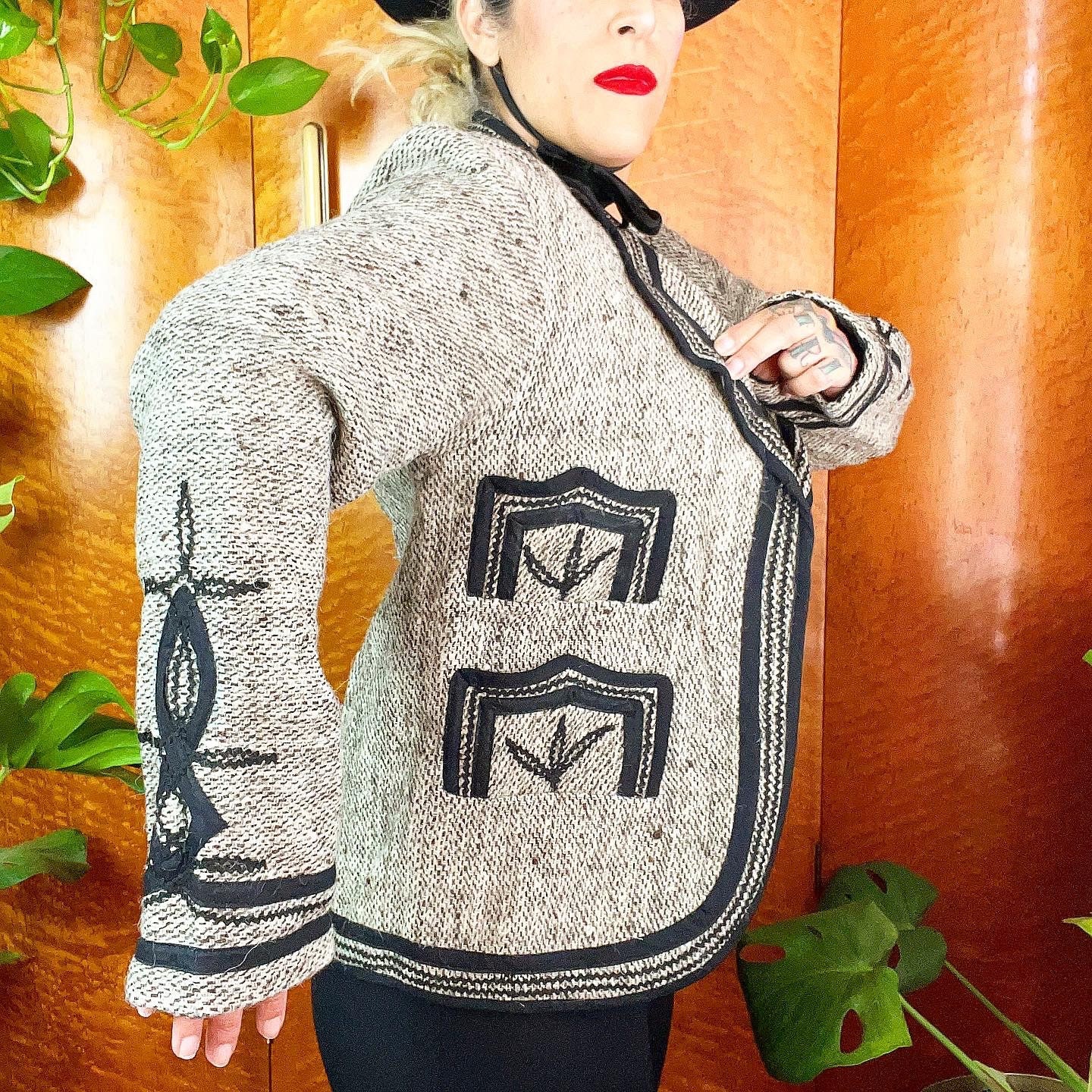 RIC RAC GUATEMALAN 1970s 70s Vintage Hand Loomed Hand Woven Wool Black ...