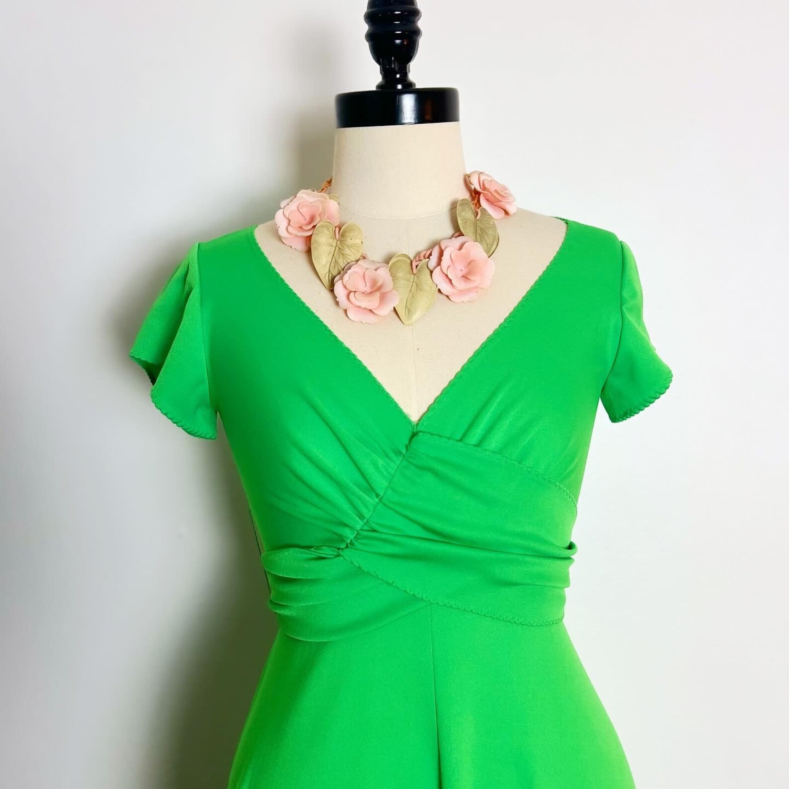SHAMROCK Kelly Apple Green 1970’s 70s Empire Waist Plunging V Bust ...