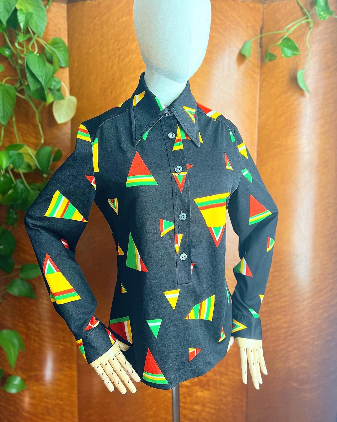 GEOMETRIC Triangle Print 1970’s 70s Retro Vintage Black Lightweight ...