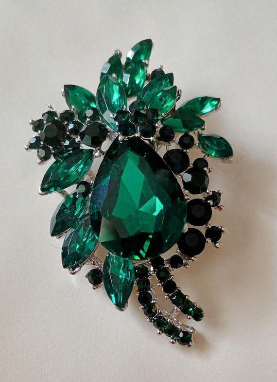 Vintage emerald rhinestone crystal - Gem