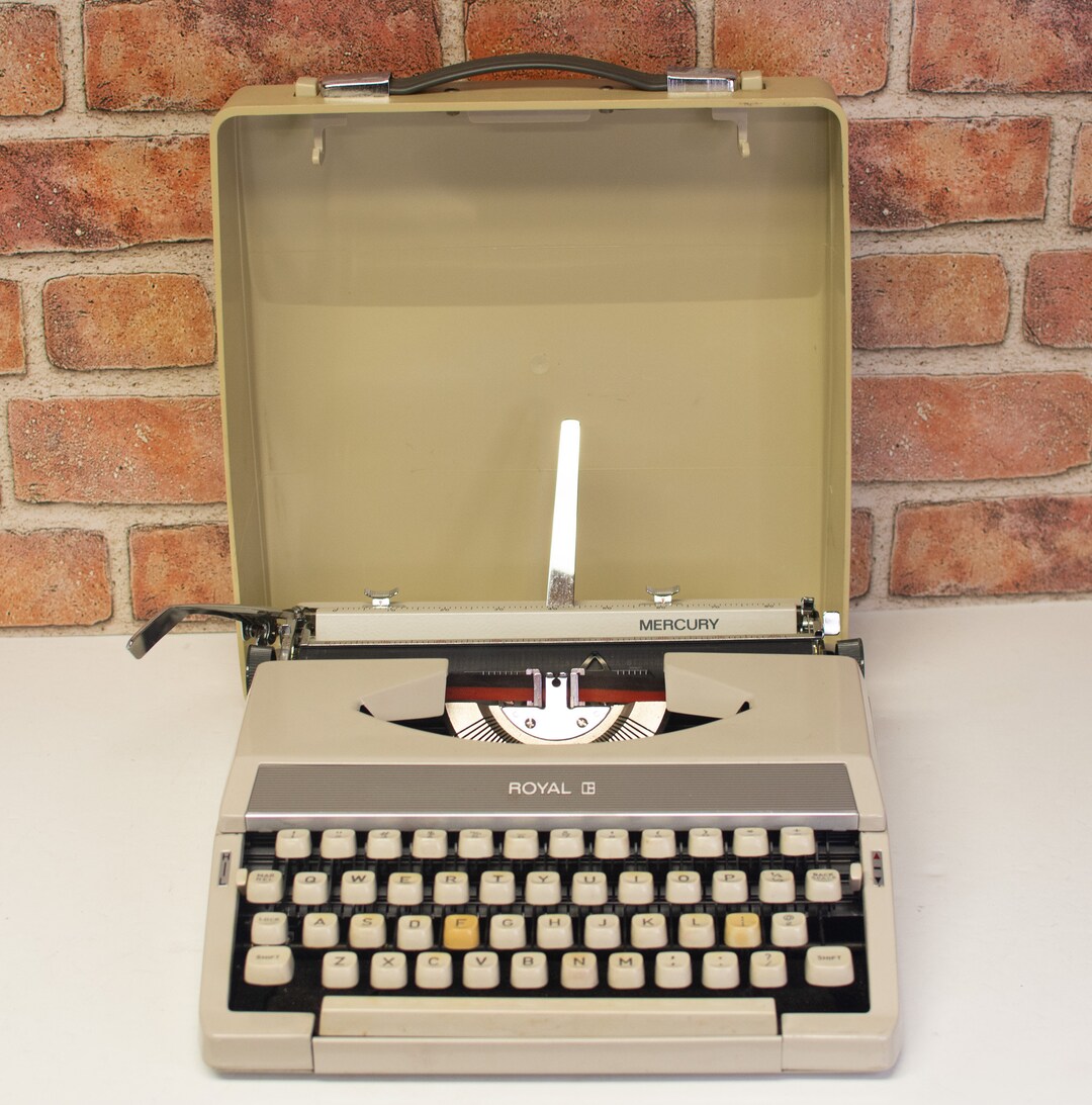 Vintage Portable WORKING Royal Mercury Typewriter Travel Size Coffee ...