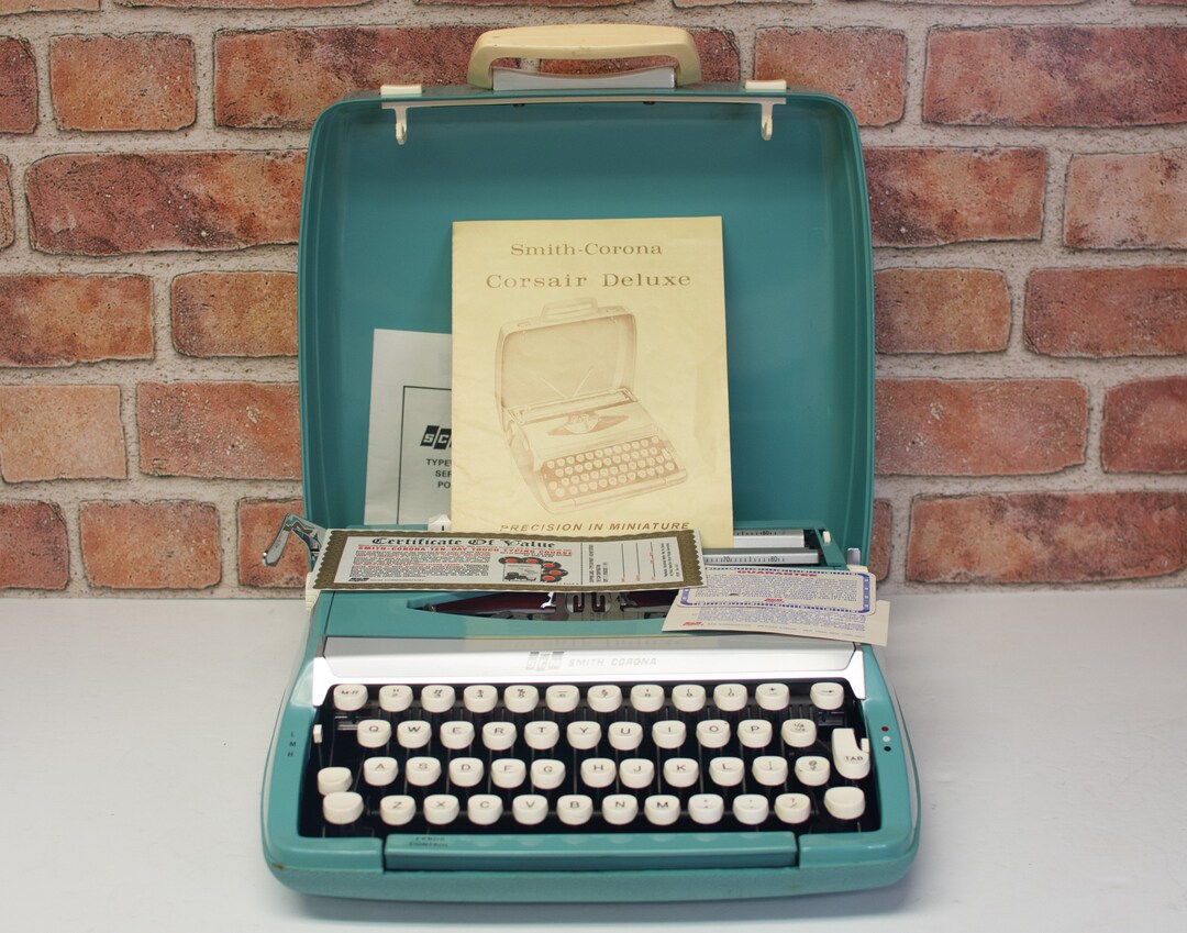 Vintage Working SCM Smith-corona Corsair Deluxe Typewriter Turquoise ...