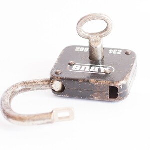 Vintage Padlock With Key Old Padlock Vintage Decor Steampunk Industrial ...