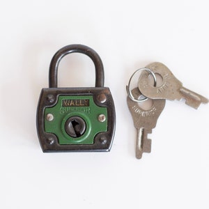 Padlock wally With Keys Vintage Green Padlock working Padlock 1950's ...