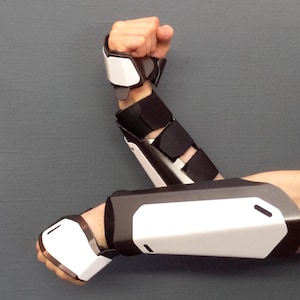 V3.5 Metal Gauntlets - Martial Arts Grade - Etsy