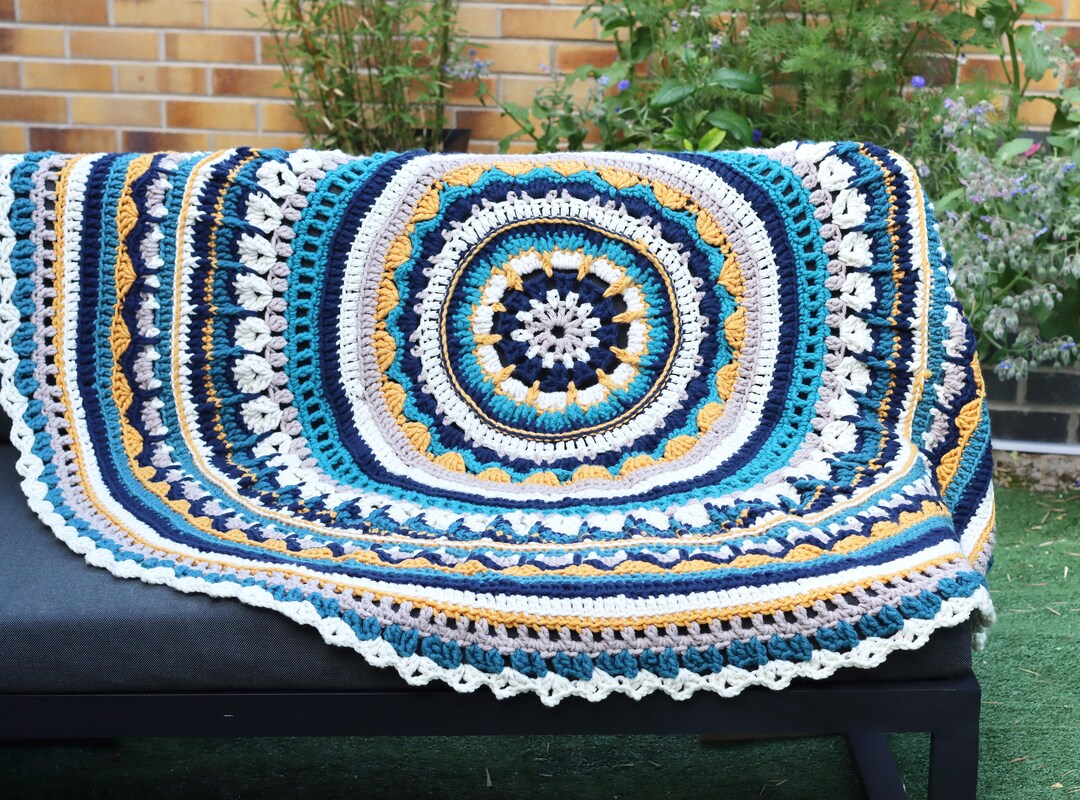 Large Circular Crochet Mandala Throw, Round Throw Blanket, Chunky Warm ...