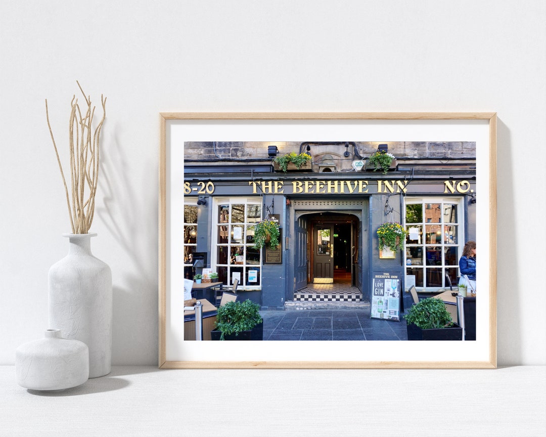 Edinburgh Photography Beehive Inn Grassmarket Home Decor Print Scotland ...