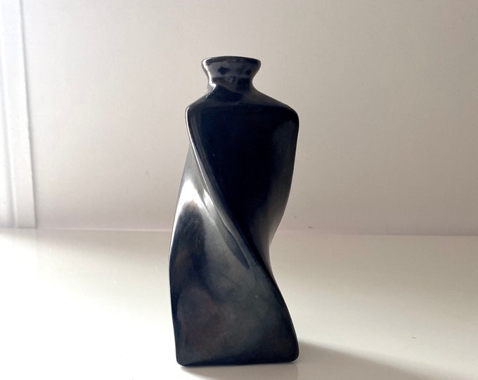 Rare Dõna Rosa Oaxaca Black Pottery Twist Triangle Vase. - Etsy
