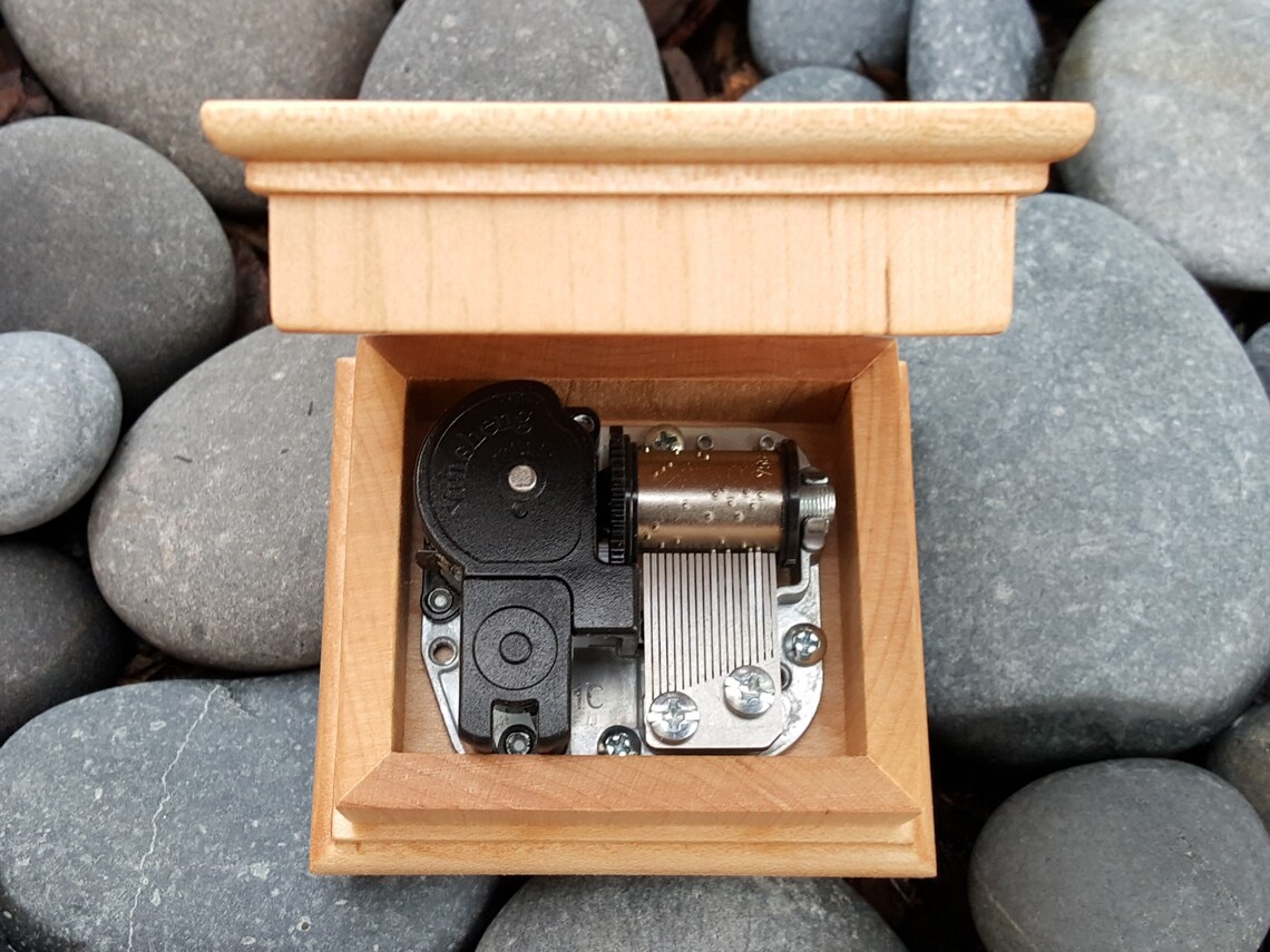 Custom Music Box With Violin Engraved on the Top With Your - Etsy