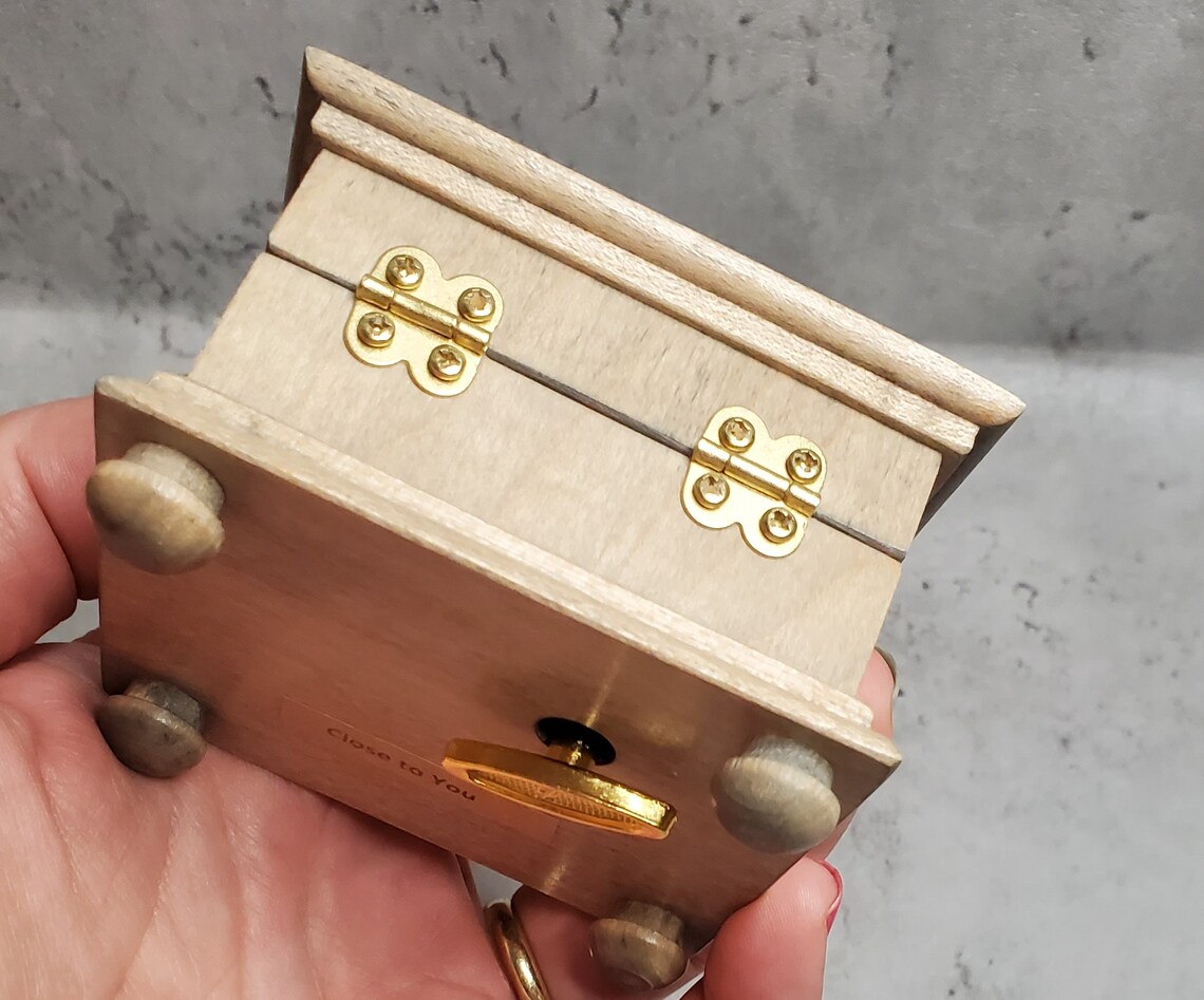 Birds Box Love Birds Music Box Playing Close to You - Etsy