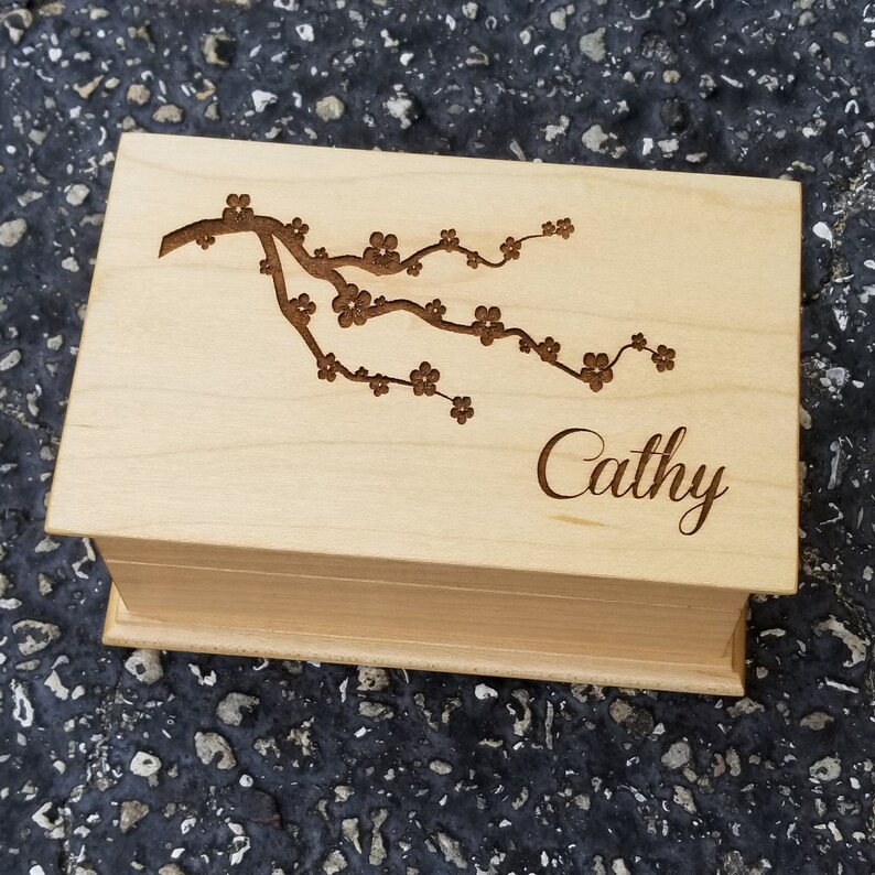 Birthday Gift - Music Box Custom Song - Name Engraved Music Jewelry Box ...