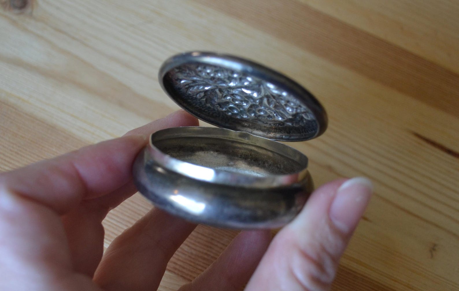 Beautiful Antique Victorian Sterling Silver Trinket or Ring Box ...