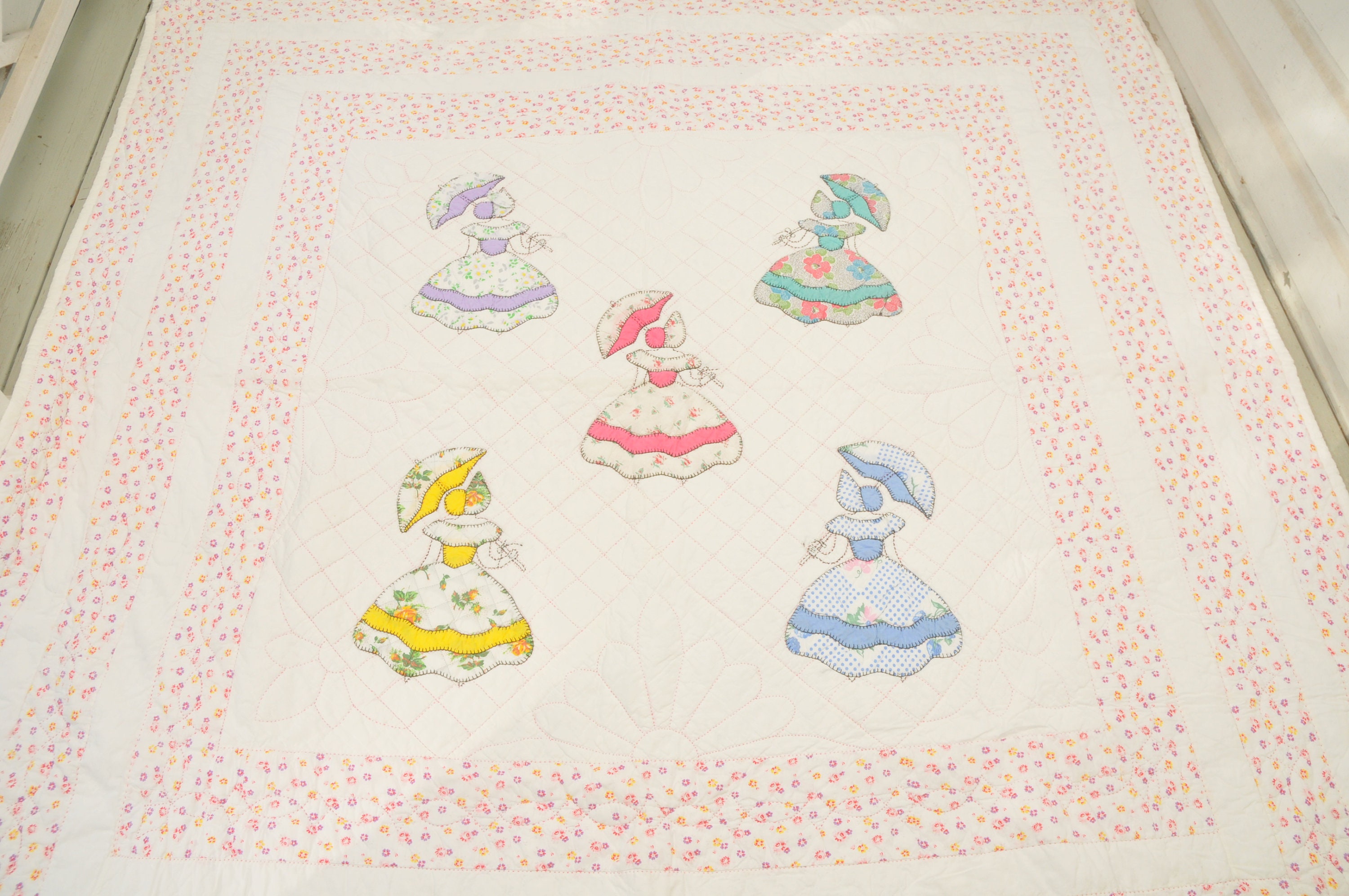 Vintage Ladies Bonnet Quilt | Etsy