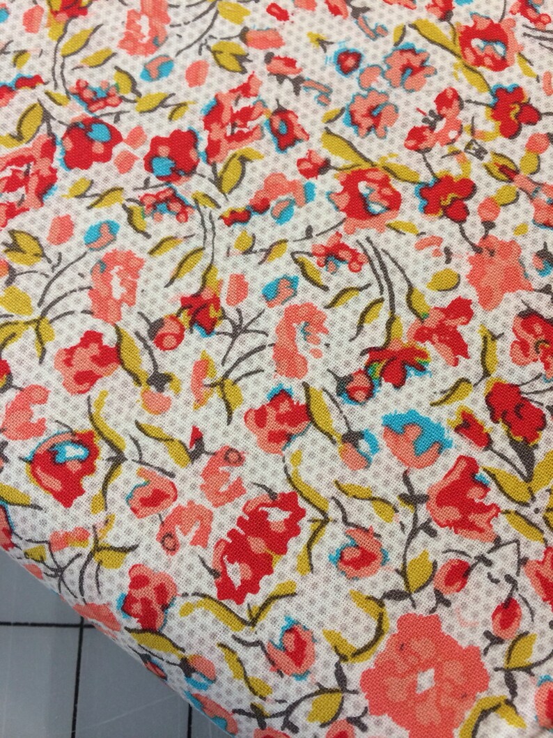 Riley Blake - FAT QUARTER Cut of Sundance - Floral in Gray **FQ Cuts ...