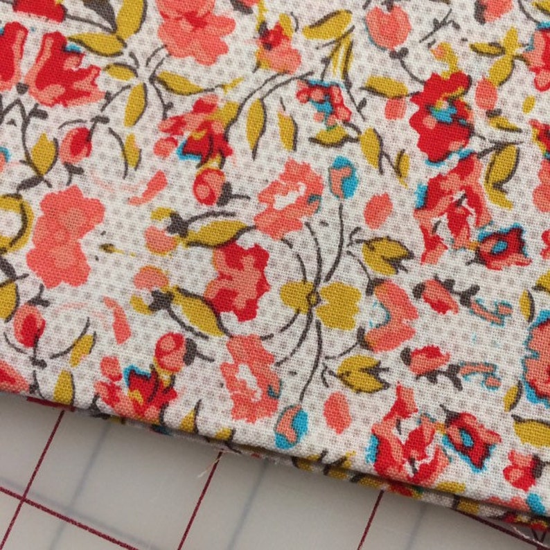 Riley Blake - FAT QUARTER Cut of Sundance - Floral in Gray **FQ Cuts ...