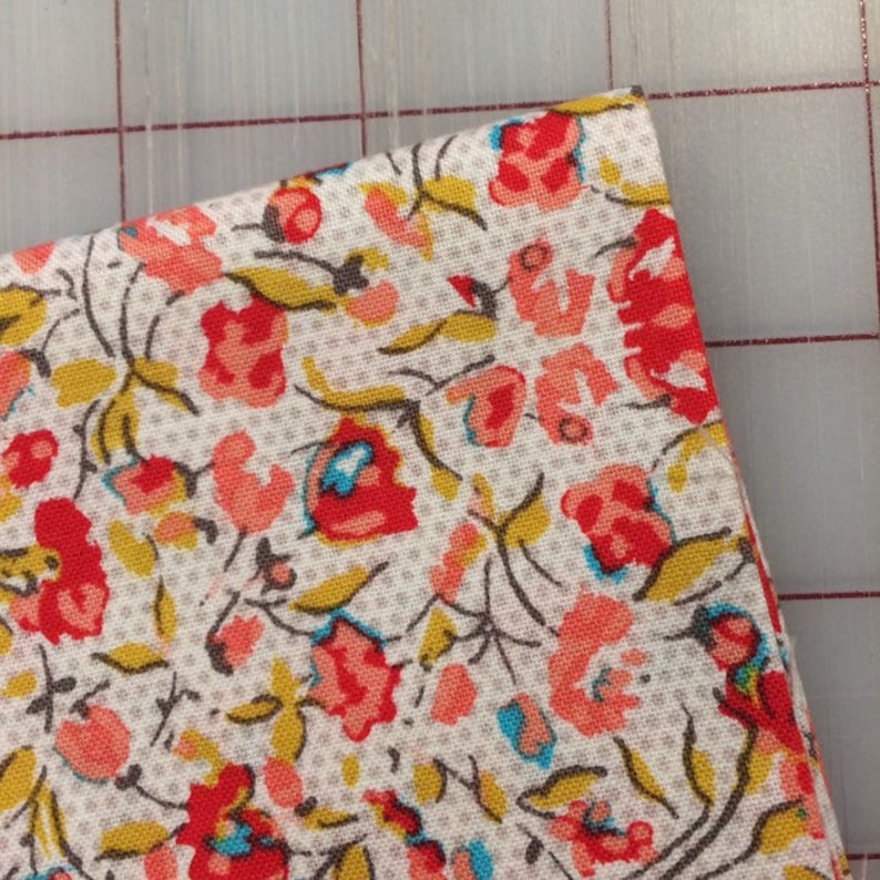 Riley Blake - FAT QUARTER Cut of Sundance - Floral in Gray **FQ Cuts ...